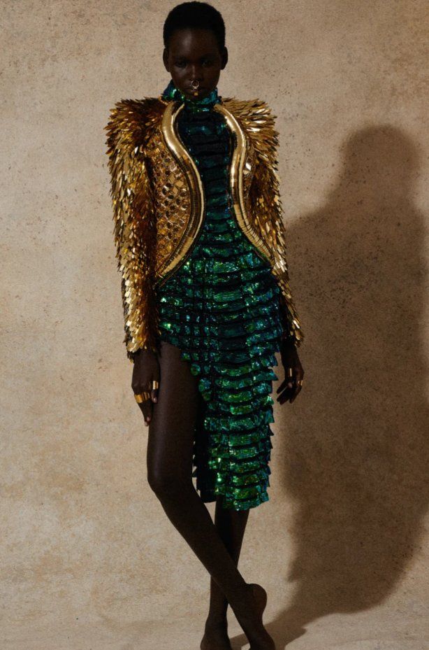 Balmain представил коллекцию высокой моды вдохновленный культурой Египта